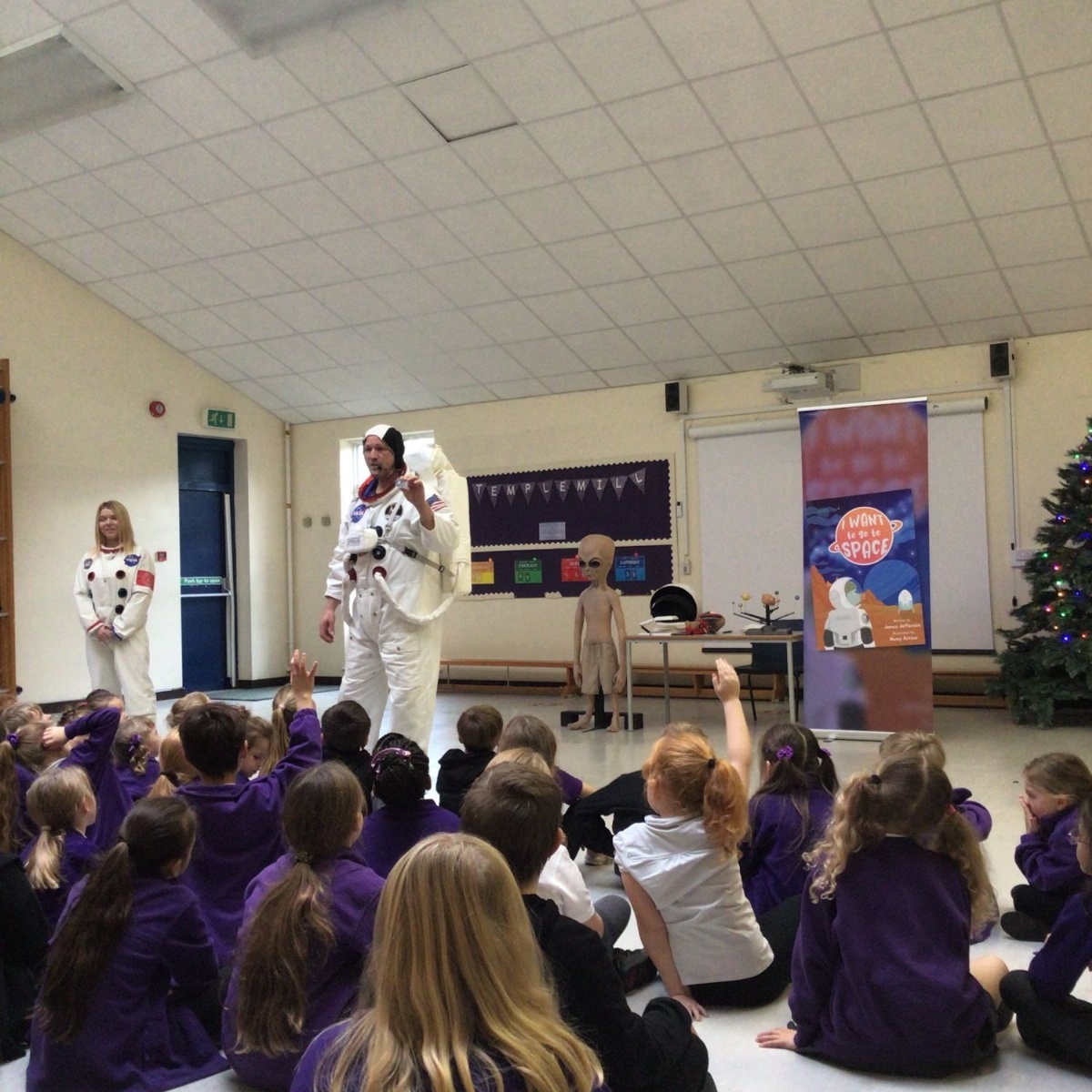 Temple Mill Primary School - Aliens & Spacemen in School